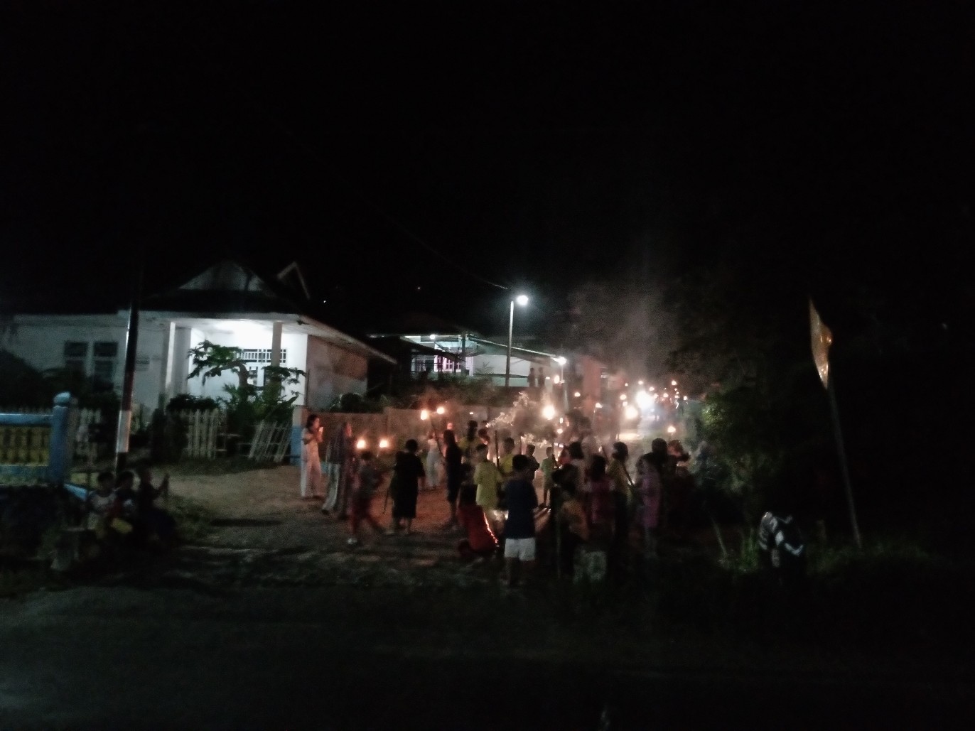 Keunikan Warga Masmambang Dalam Melestarikan Malam Nujuhlikur ...