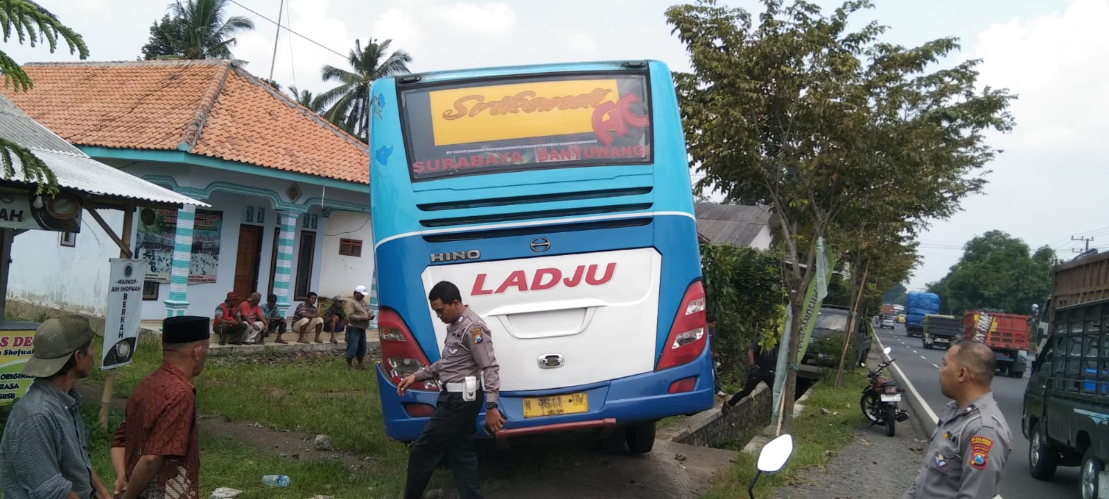Bus Ladju Tergelincir di Kedungjajang, Sopir Meninggal Dunia di Tempat ...